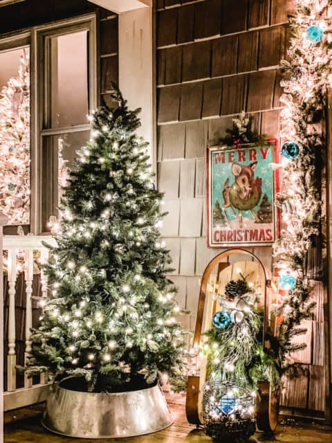 Best Entryways and Porches Decorated for Christmas