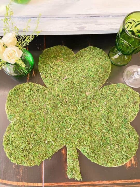 Easy St. Patricks Day Table Settings Ideas
