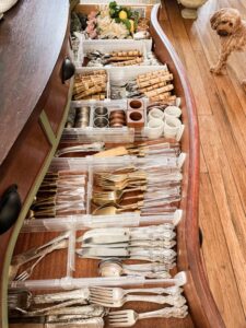 Showcase Your Collections: Easy Vintage Dish Storage Solutions