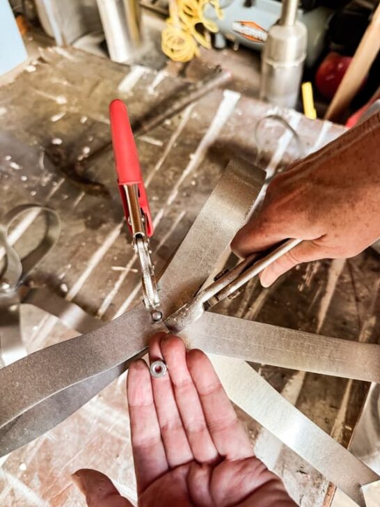 Stunning Metal Christmas Tree Bow Tutorial: Easy Tree Topper