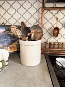Vintage Stoneware Crock Decor Ideas: Charming Farmhouse Style