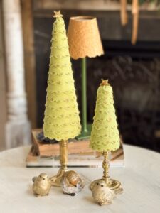 Easy Felt Christmas Trees Tutorial: No-Sew Crafts for Beginners