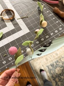 Adorable DIY Felt Flower Spring Garland: Easy Step-by-Step Tutorial (No ...